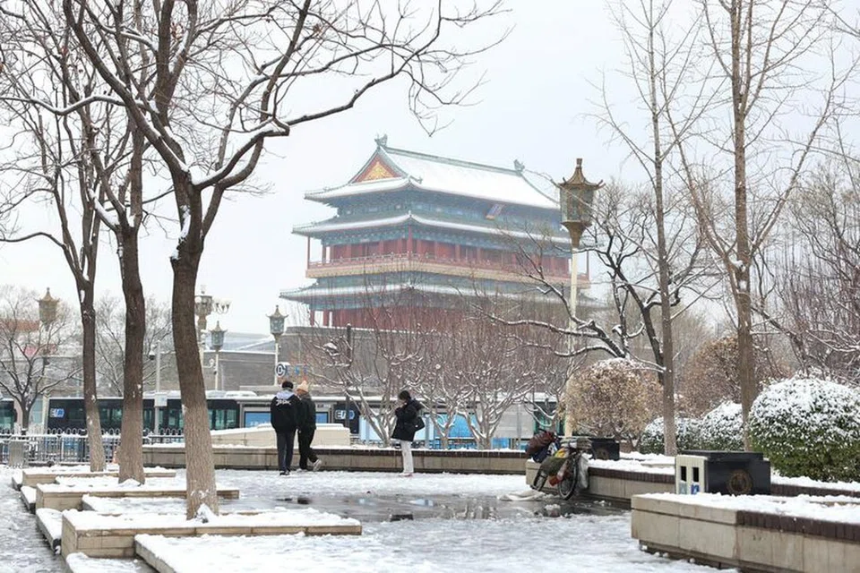 Second cold wave envelops Beijing in snow, ice | The Straits Times