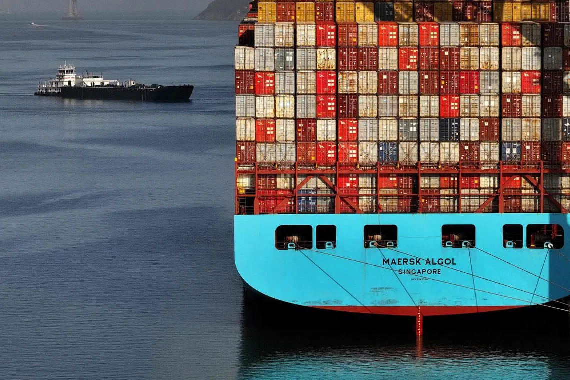 Red Sea attacks drove 90% drop in container shipping, US intelligence ...