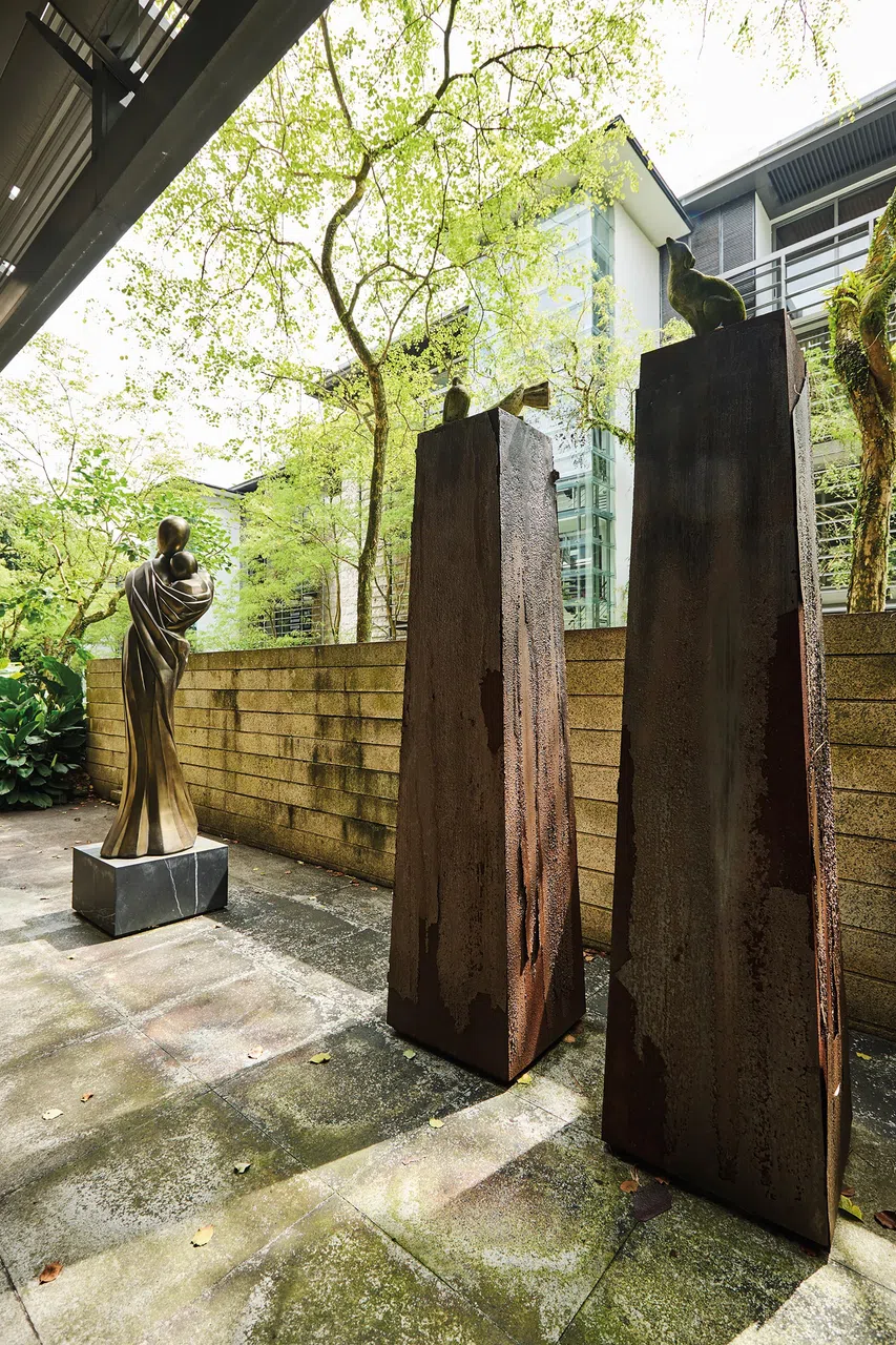 CEO of luxe furniture label Christopher Guy has a cosy home with ...