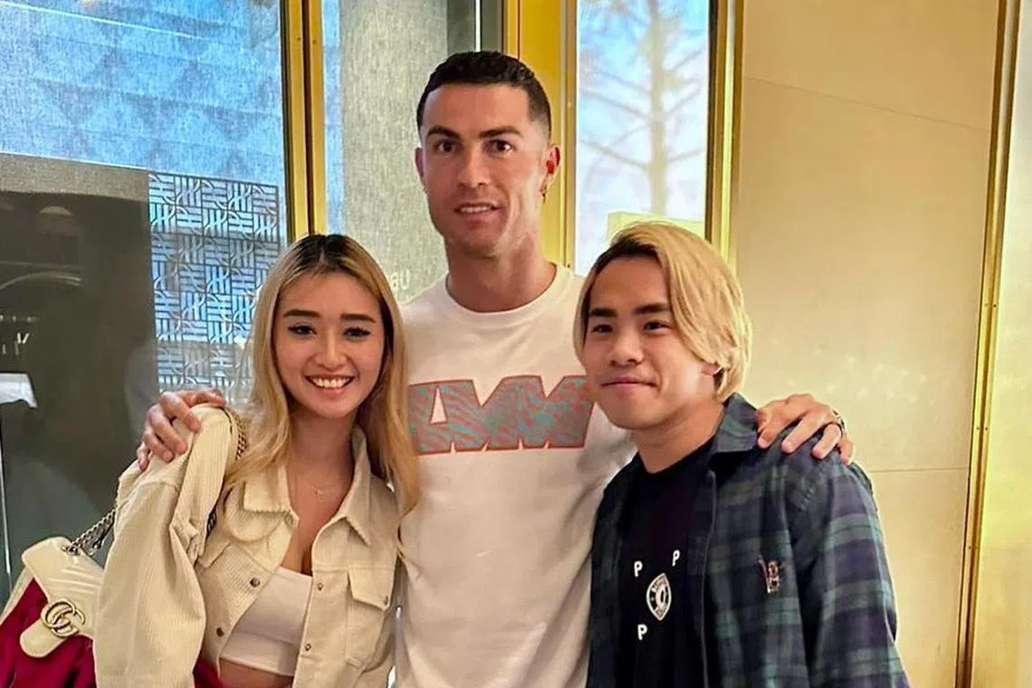 YouTuber Jianhao Tan’s wife surprises him with private fan meet with ...