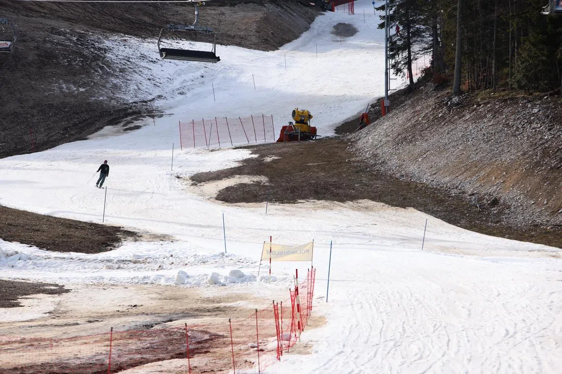 Melting snow and muddy pistes disappoint skiers in Bosnia | The Straits ...