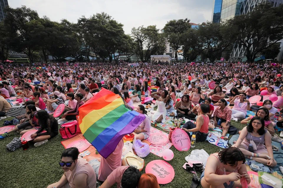 Many Singaporeans on the fence about LGBTQ issues, Ipsos survey finds ...