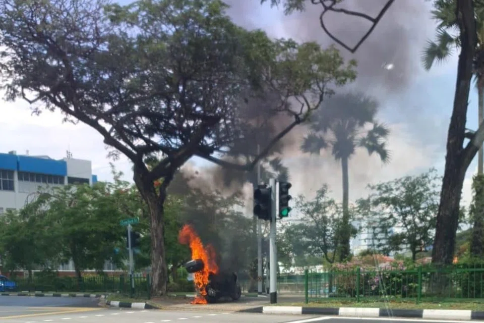 Motorcycle bursts into flames in Kallang, in 5th vehicle fire reported ...