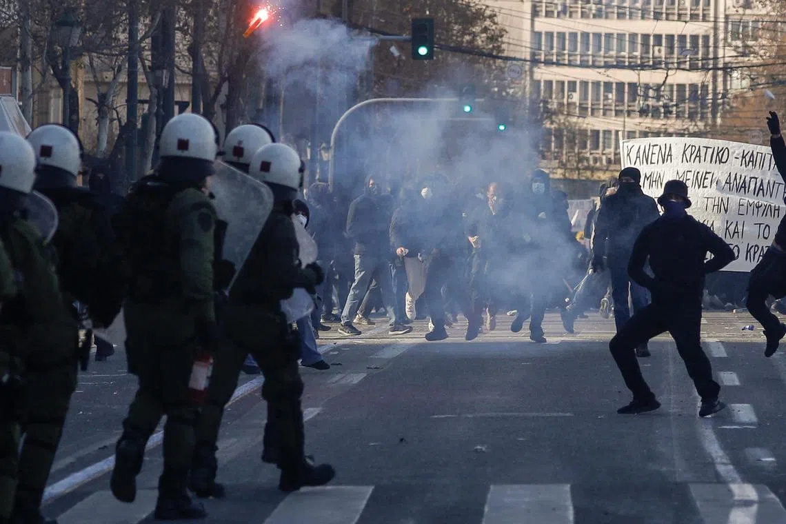 Clashes erupt as tens of thousands protest Greek train tragedy | The ...