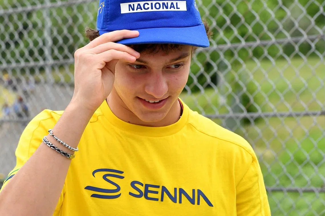 Mercedes tell Sainz they are focusing on Antonelli | The Straits Times