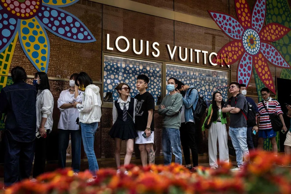 Hong Kong’s biggest mall amps up luxury appeal to compete for shoppers ...