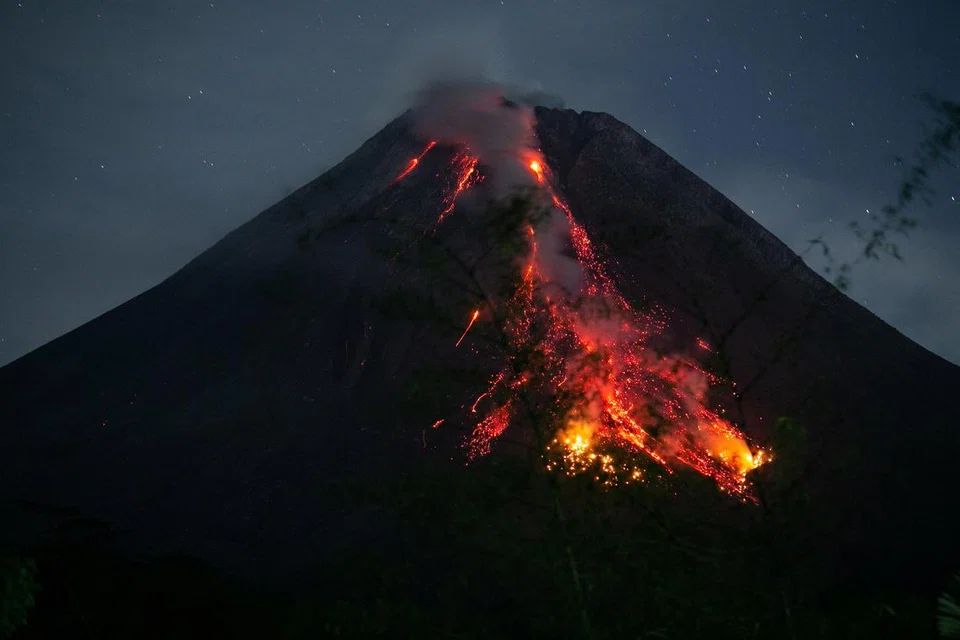 Volcanic activity continues at Indonesia’s Mt Merapi after weekend ...