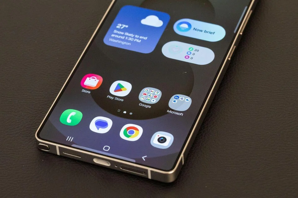 Samsung unveils Galaxy S25 phone with Qualcomm chips and enhanced AI ...