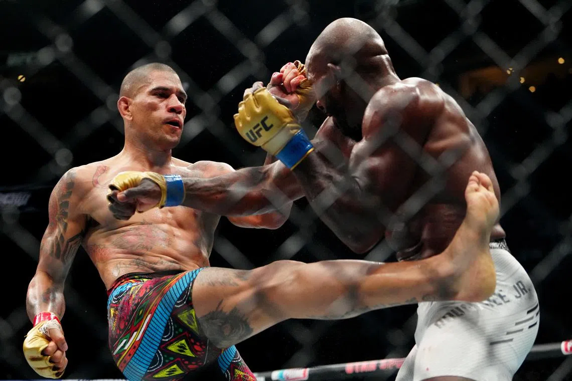 Defending champ Alex Pereira wins by TKO at UFC 307 | The Straits Times