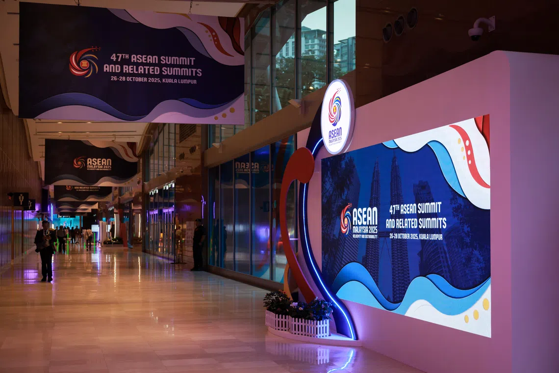 Malaysian broadcaster apologises for fumbling two national leaders ...