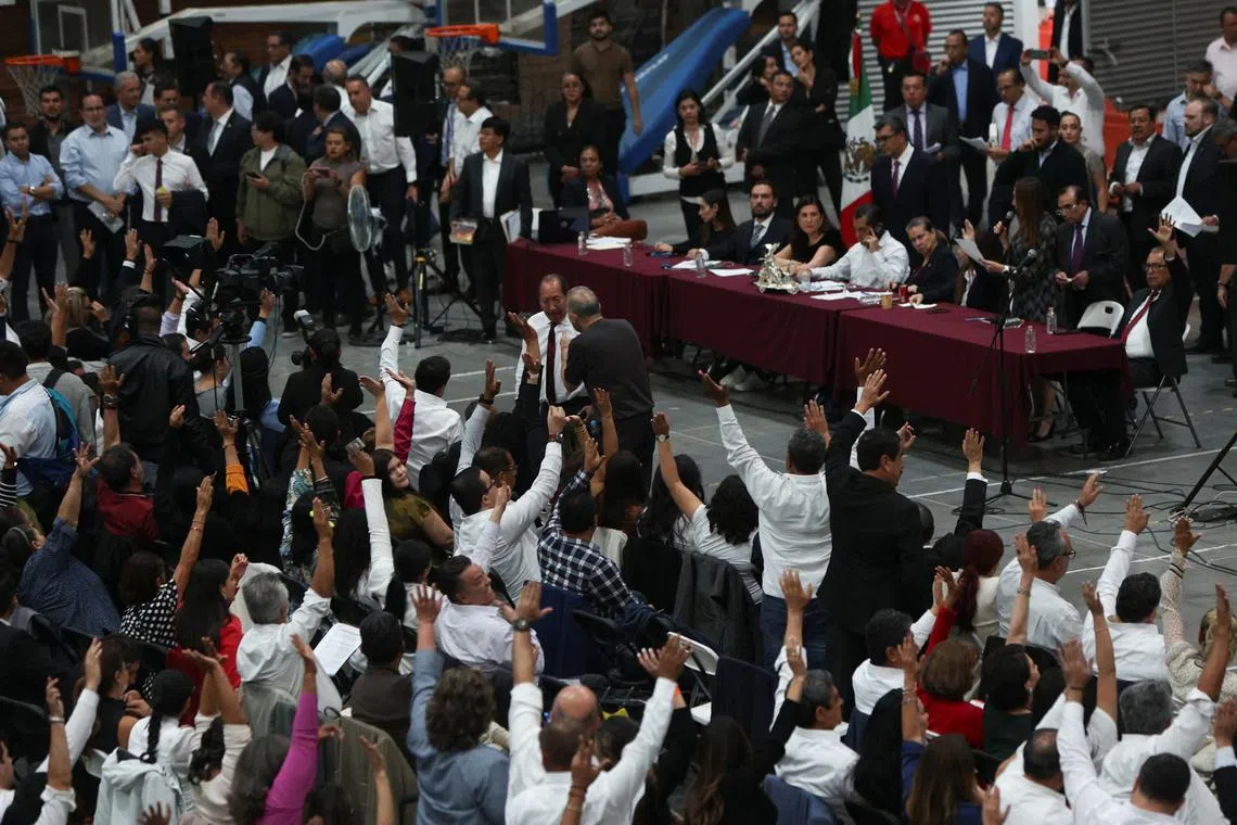 Mexican Congress debates judicial reform as Supreme Court judges join ...