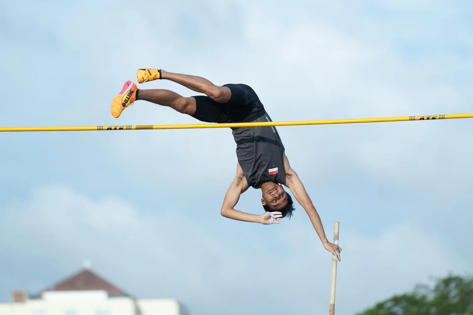 Low Jun Yu breaks national pole vault record for the seventh time with ...