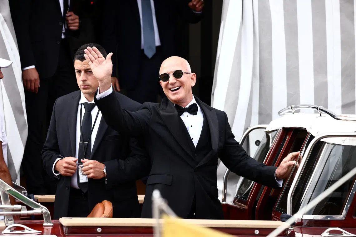 Bezos and Sanchez head to wedding ceremony in star-studded Venice | The ...