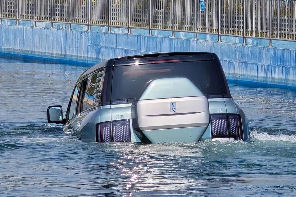 Going off the shallow end with the Yangwang U8 from BYD’s luxury brand ...