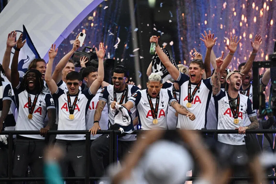 Thousands hail Tottenham Hotspur’s Europa League heroes in victory ...