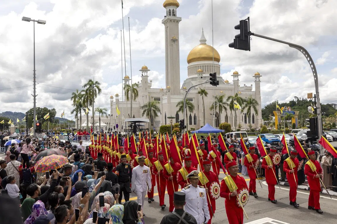 In Pictures: Brunei’s Prince Abdul Mateen weds fiancee Anisha Rosnah ...