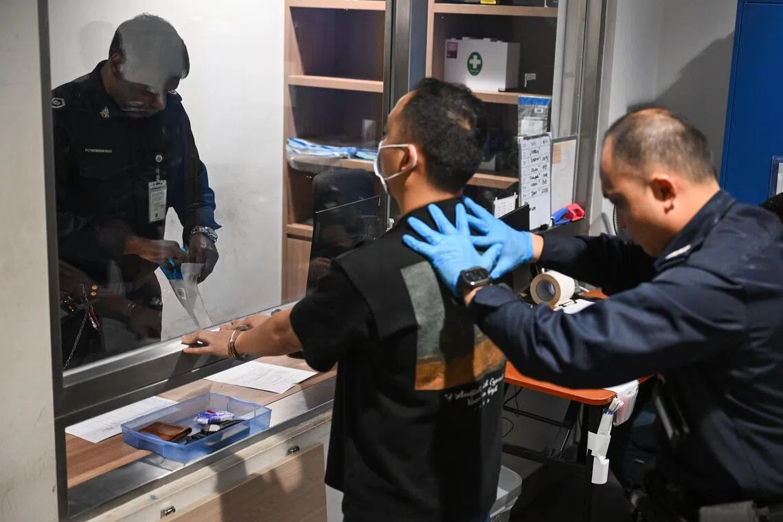 Life behind bars: From civilian to Changi Prison inmate | The Straits Times