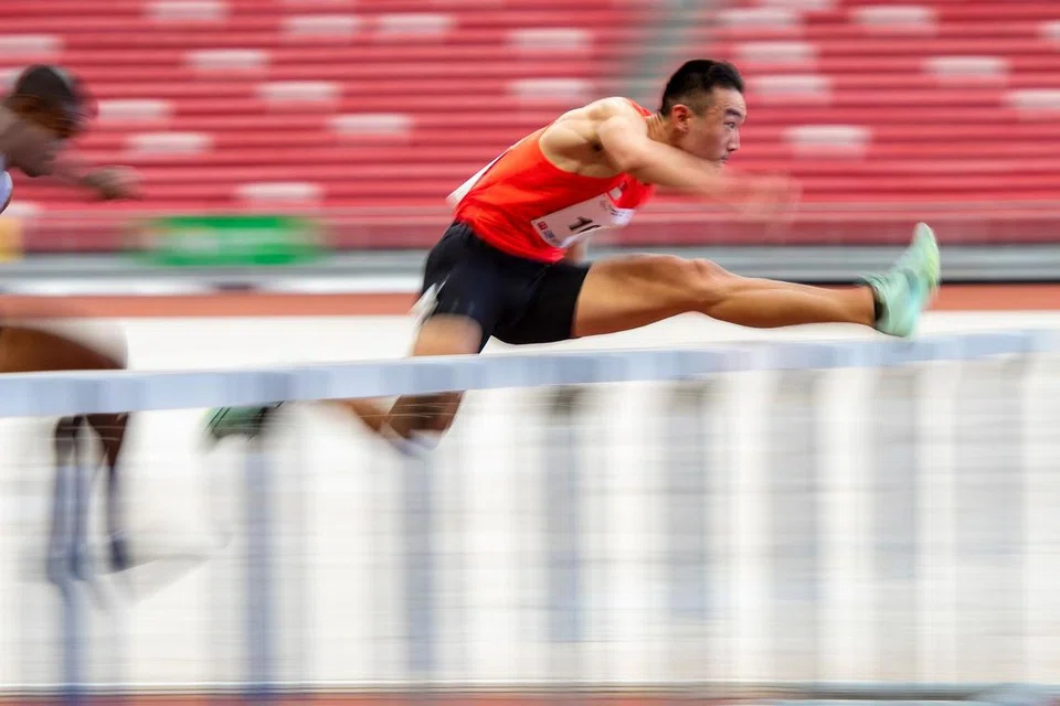 Hurdler Ang Chen Xiang breaks his own national record en route to 110m ...