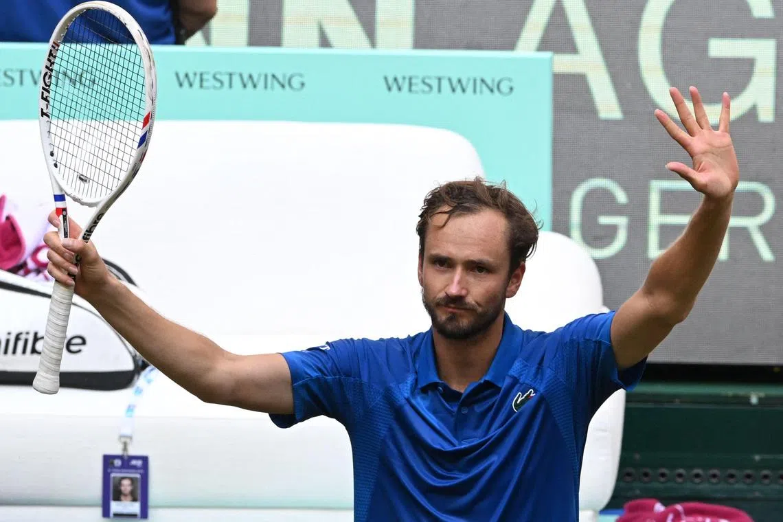 Daniil Medvedev outlasts Alexander Zverev to reach Halle final | The Straits Times