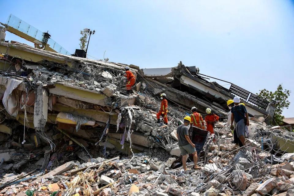 Myanmar declares week of mourning as hopes fade of finding more quake ...