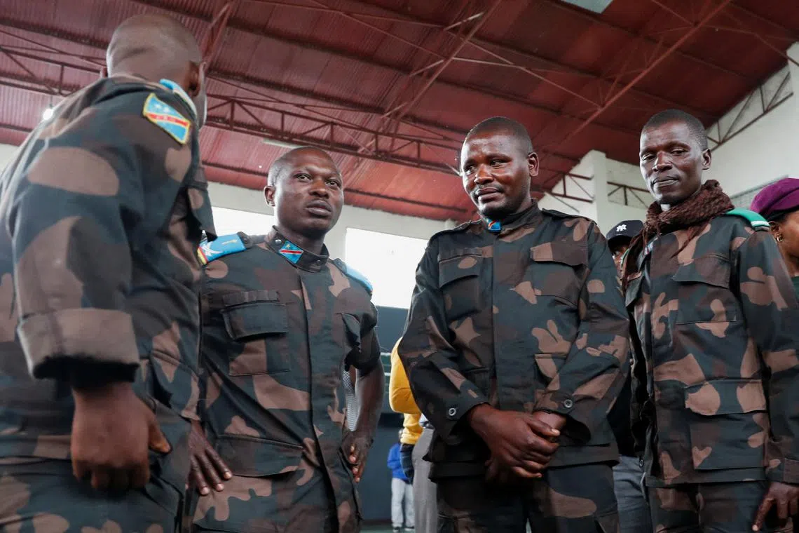 Refugees and surrendering Congolese soldiers stream into Rwanda | The ...