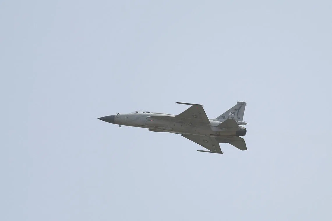 Pakistan eyes defence pact with Bangladesh, sale of JF-17 jets | The ...