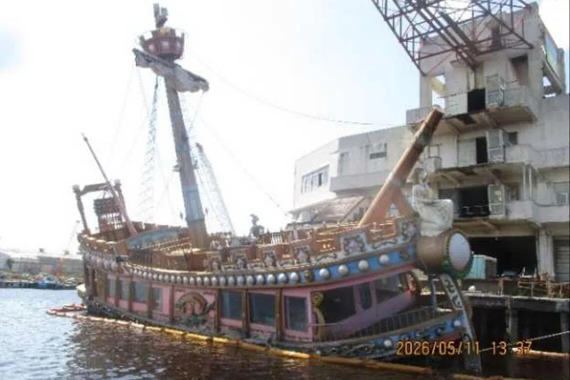 Sightseeing ship left abandoned for 8 years near Tokyo to be removed ...