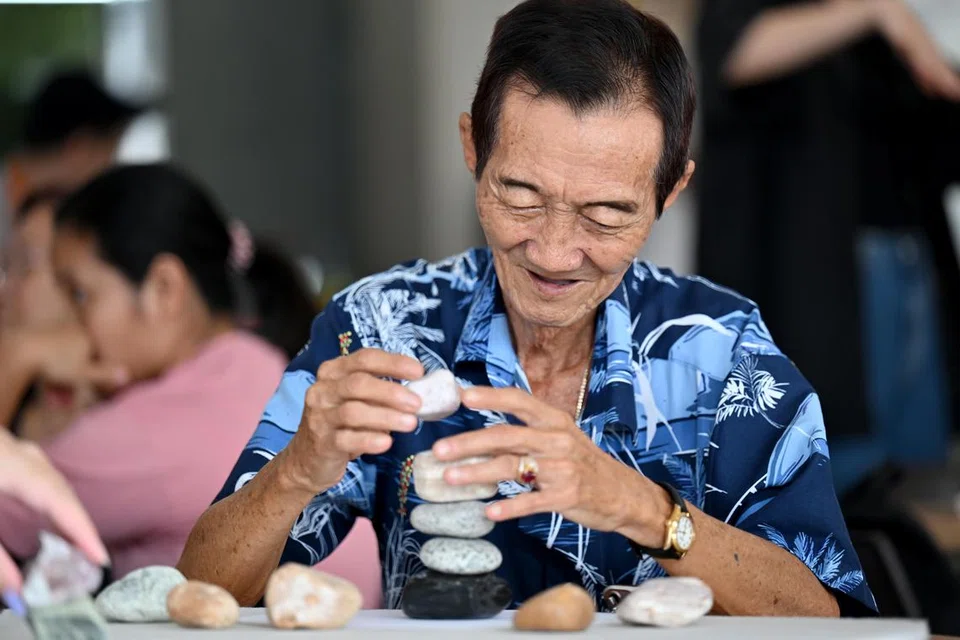 ‘Hello, uncle!’: Students help the elderly in coffee shops plug into ...