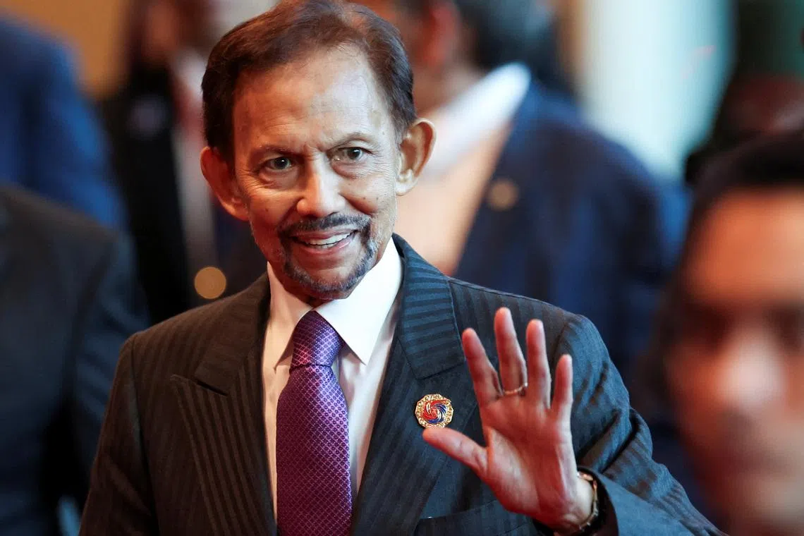 Brunei sultan to undergo knee replacement surgery | The Straits Times
