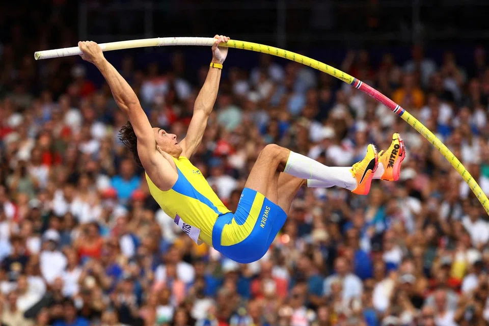 Athletics-Pole vault champion Duplantis sails through to final | The ...