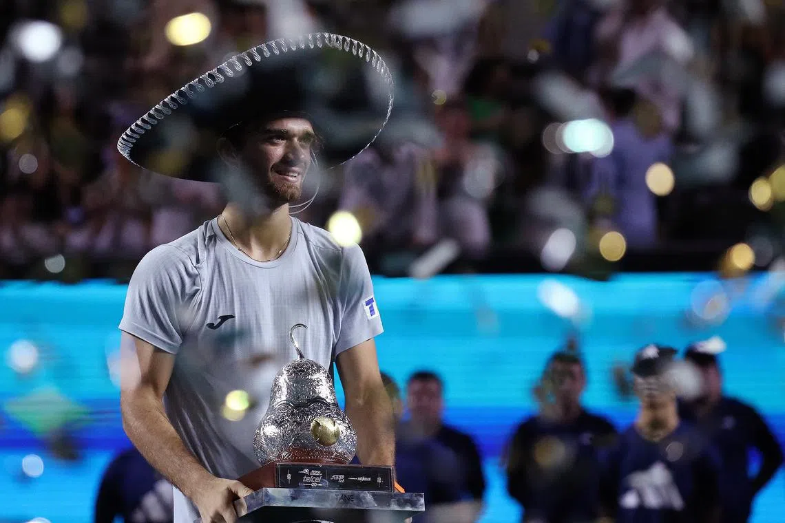 Machac beats Davidovich Fokina to win his maiden ATP title at Mexican ...