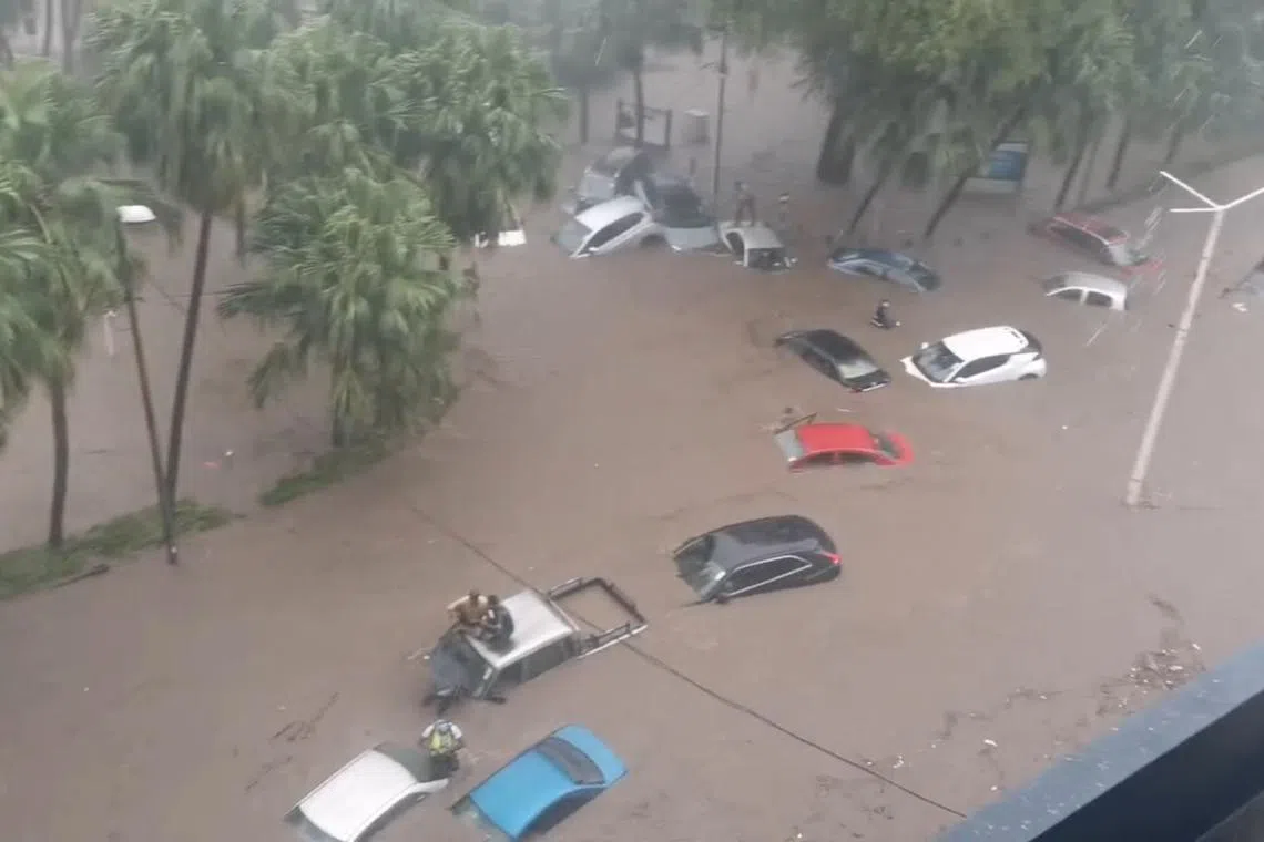 Mauritius lifts max cyclone alert after storm Belal wreaks havoc | The ...