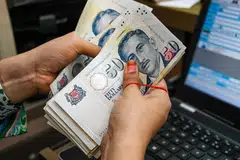 Singapore Dollar To Tussle With Baht For Best Regional Currency The