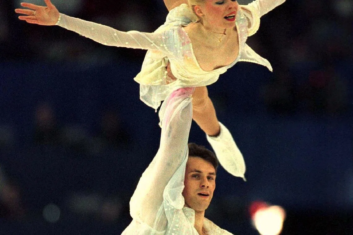 Russian skating couple, world champions in 1990s, were in crashed US ...