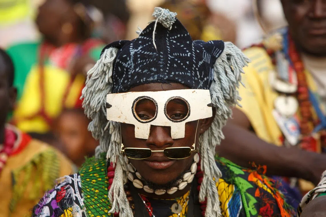 Military overtones vibrate through renowned Mali arts festival | The ...