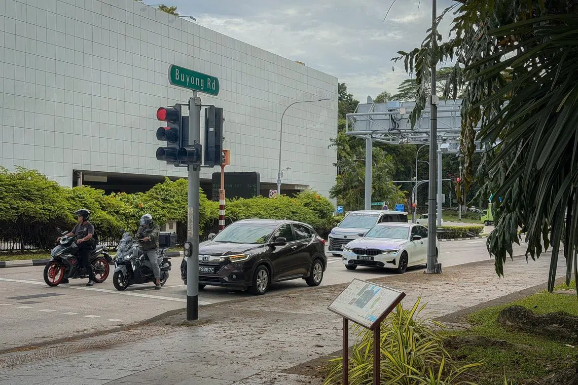 Brawl outside Orchard Road nightclub: 2 arrested, 4 others taken to ...