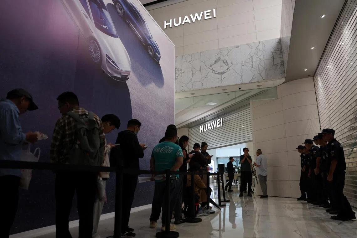 Huawei ‘super fans’ annoyed at lack of supply as $3,600 tri-fold Mate ...