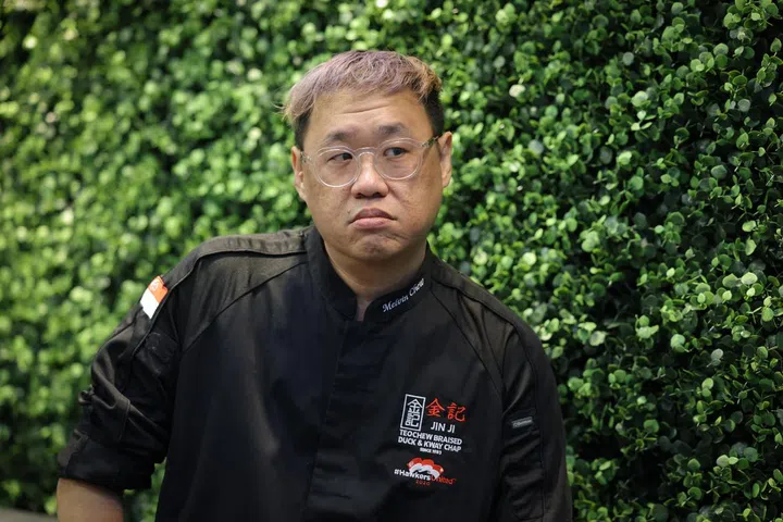 Eat, shoot and post: What makes a good food reviewer? | The Straits Times