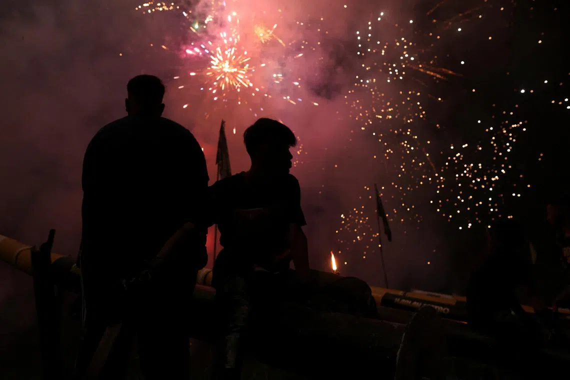 Malaysian cannon firing tradition heralds start of Eid al-Fitr | The ...