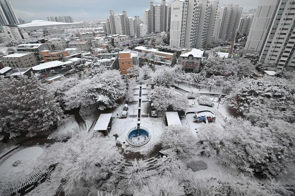 Seoul’s first snowfall could hit hard, warns weather agency | The Straits Times