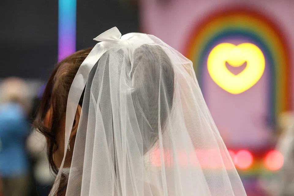 Hundreds Wed As Thai Same Sex Marriage Law Comes Into Force The 2100