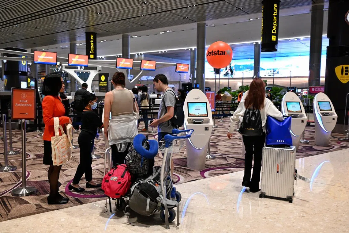 Jetstar begins operations at Changi Airport T4; terminal spruced up ...