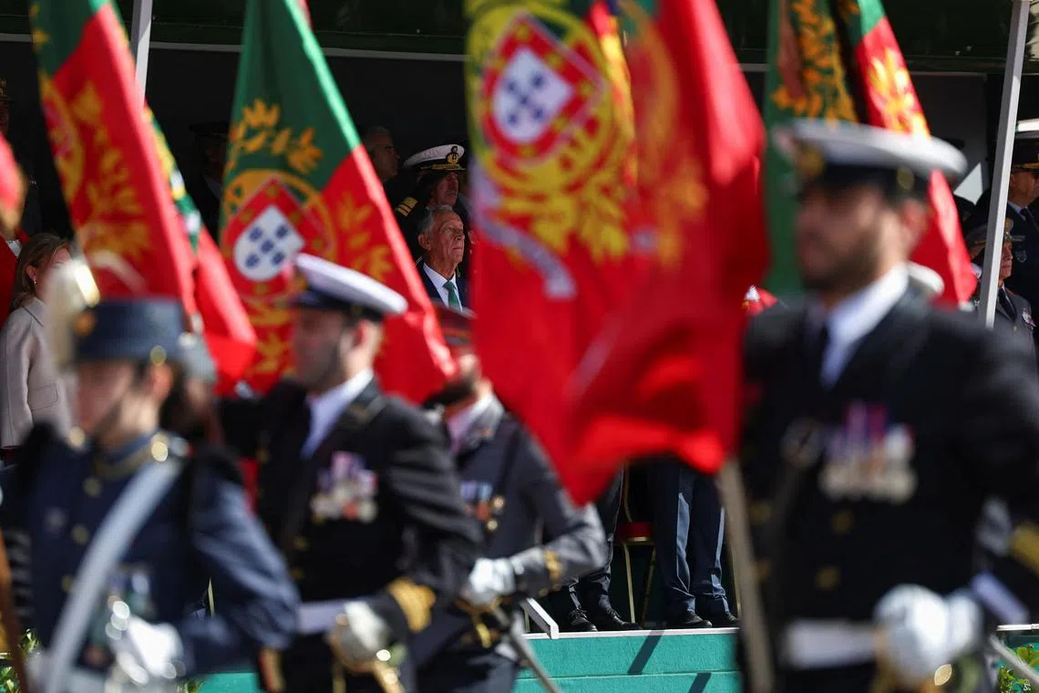 Portugal's democracy turns 50: big crowd commemorates Carnation ...