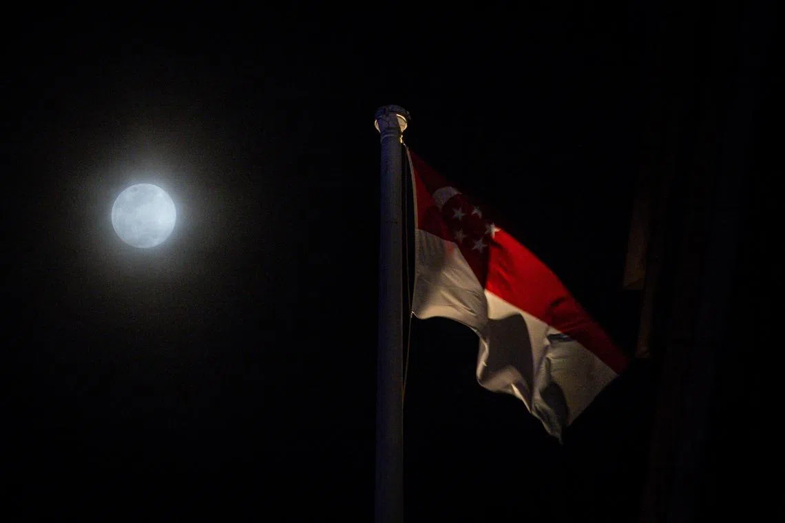 Beaver moon: Skygazers catch last supermoon of 2024 | The Straits Times