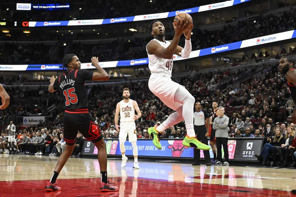 Donovan Mitchell magic takes Cleveland Cavaliers to 12-0 as Chicago Bulls beaten | The Straits Times