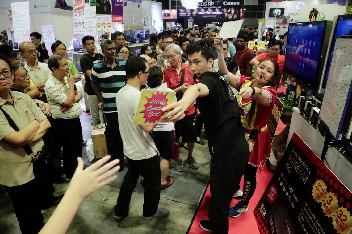 Latest tech gadgets and accessories at discounted prices at IT Show ...