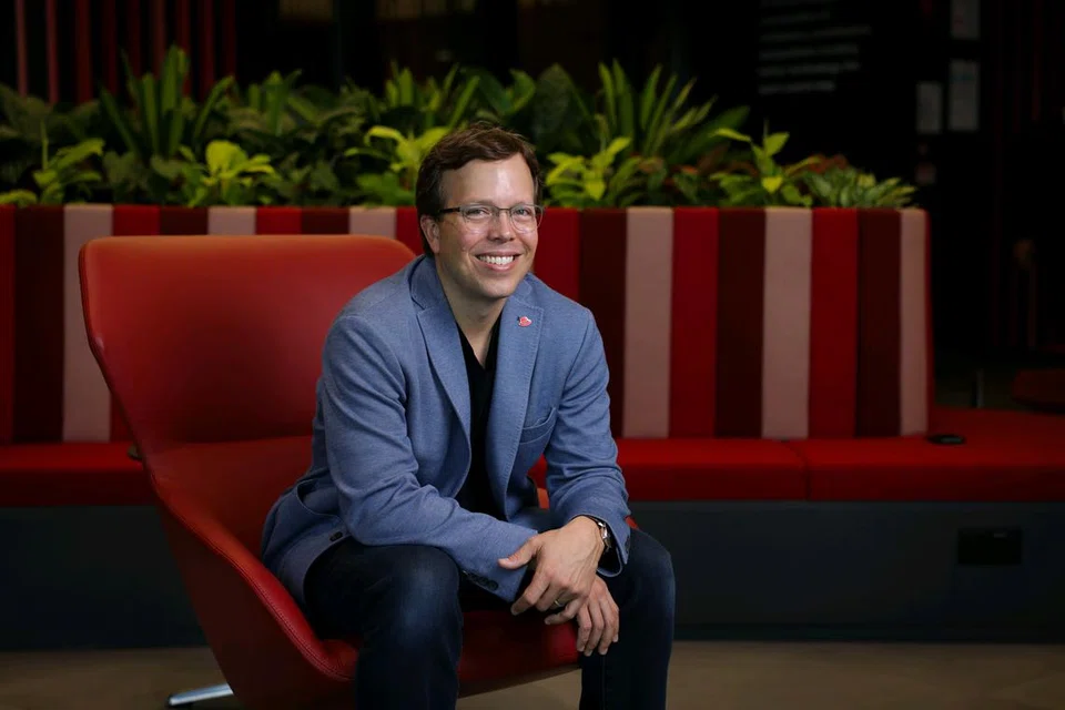 Red Hat CEO Hicks keeps an eye on red-hot AI | The Straits Times