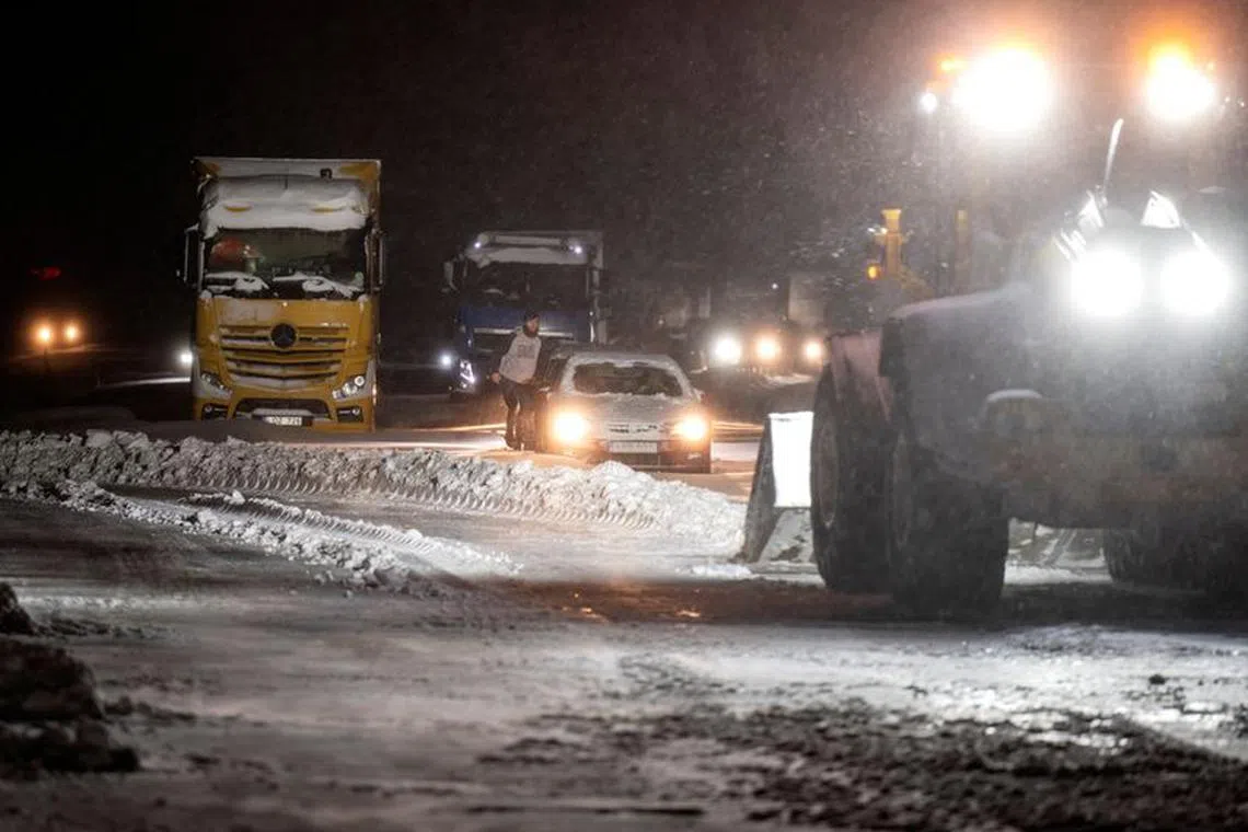 Hundreds of motorists stuck in snow overnight in southern Sweden ...