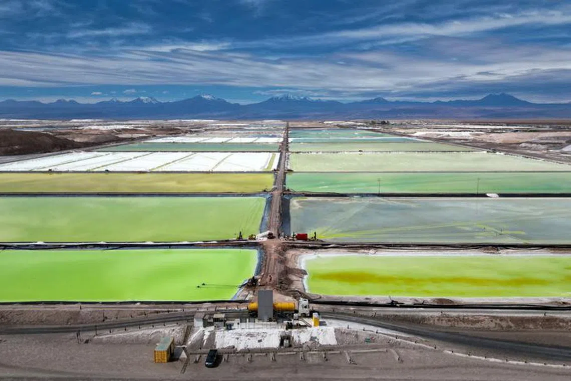 Protest at Chile's lithium salt flats snarls roads to SQM, Albemarle ...