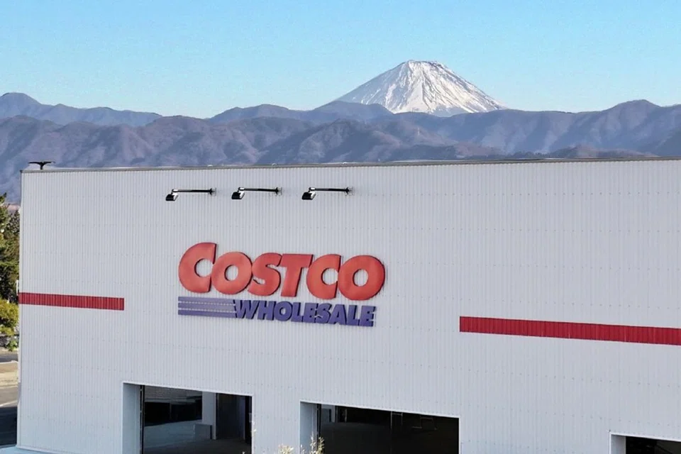 Visitors flocking to unopened Costco in Yamanashi for unique Mount Fuji ...